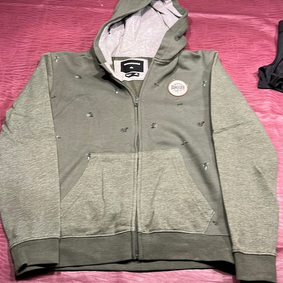 Quiksilver | Shirts & Tops | Quicksilver Sweatshirt Youth Medium | Poshmark